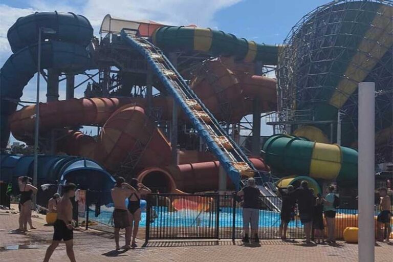 Raging Waters Sydney: Parties & Gifts - DIY Party Central